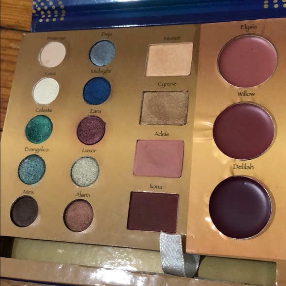 Crown | Makeup | Crowne Pro Bohemian Beauty Palette | Poshmark